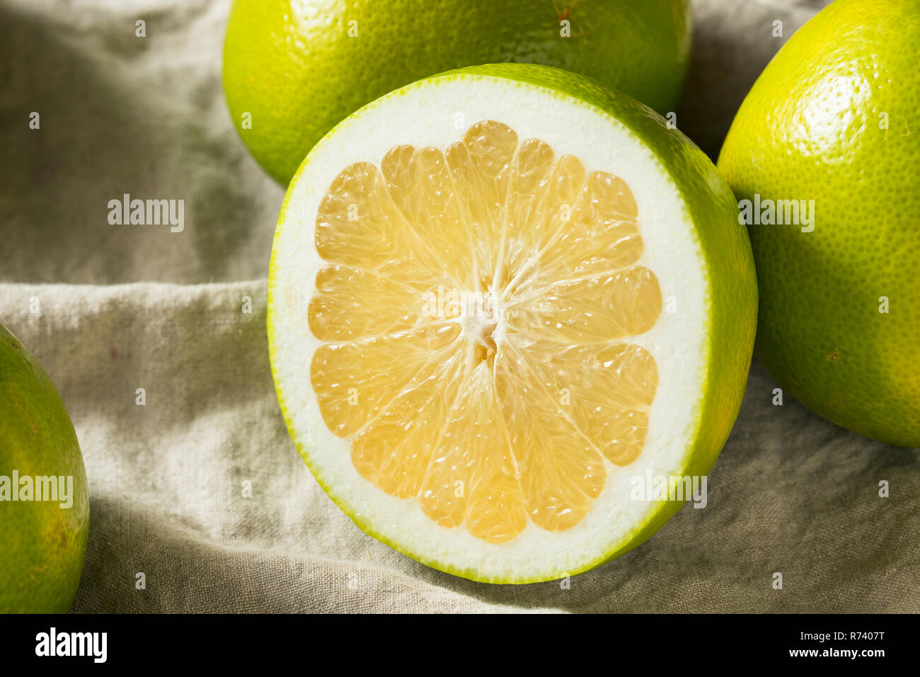 Golden pomelo hi-res stock photography and images - Alamy