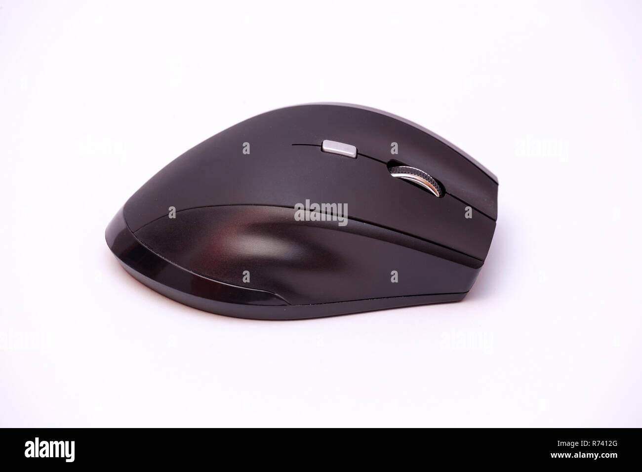 Cordless computer mouse on a white background Stock Photo - Alamy