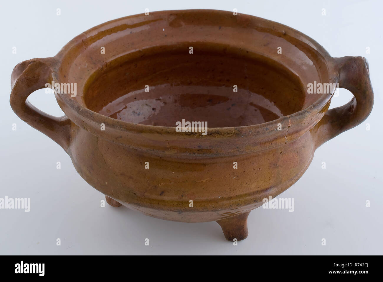 Pottery cooking pot on three legs, two bandors, low model with wide top ...