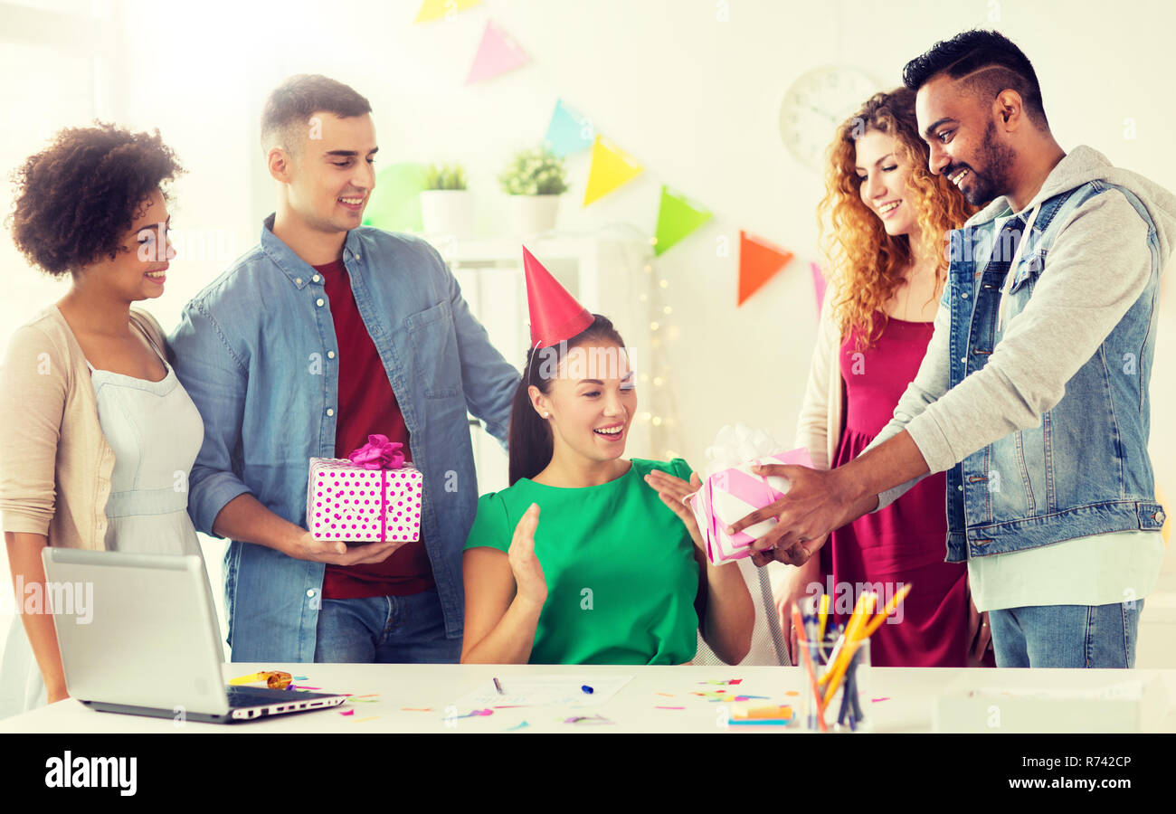 Office party hi-res stock photography and images - Alamy