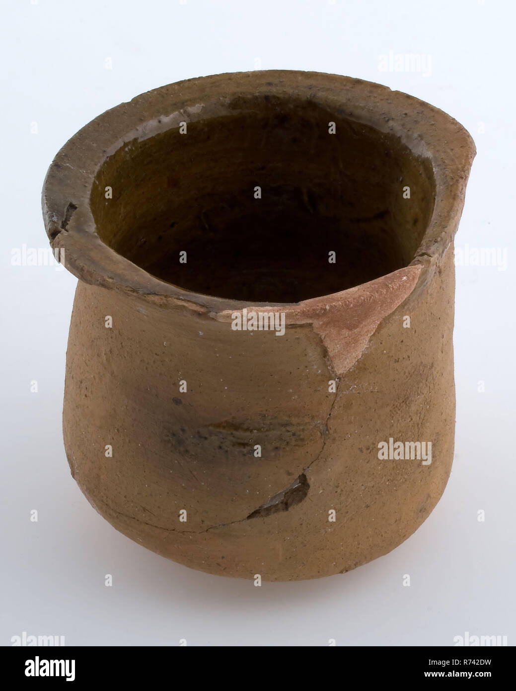 Pottery ointment jar, red shard, internally glazed, tapered model ...