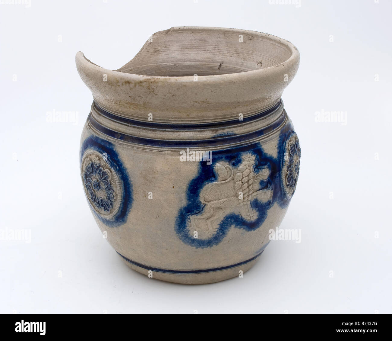 Lions chamber hi-res stock photography and images - Alamy