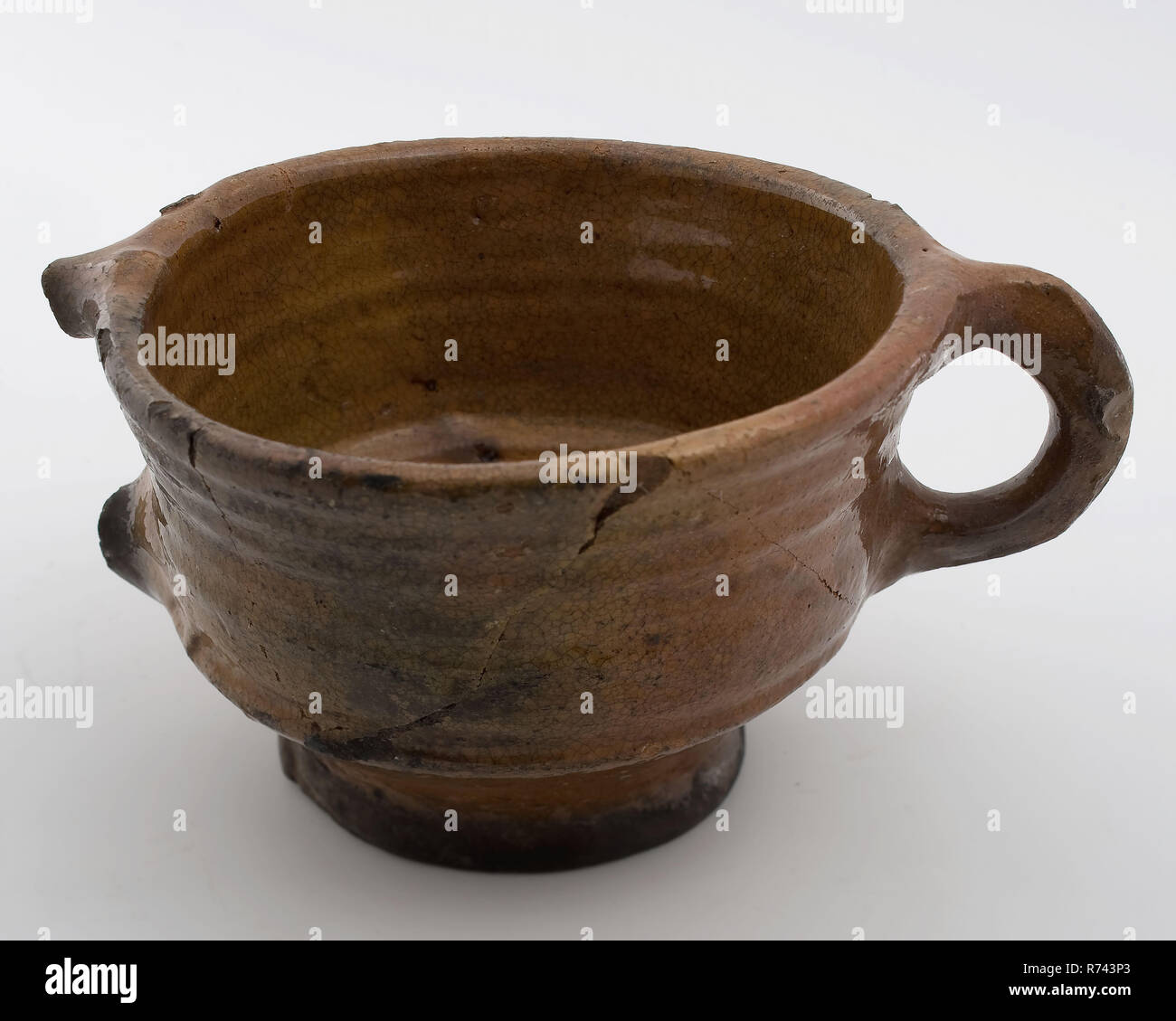 Upside down bowl hi-res stock photography and images - Alamy
