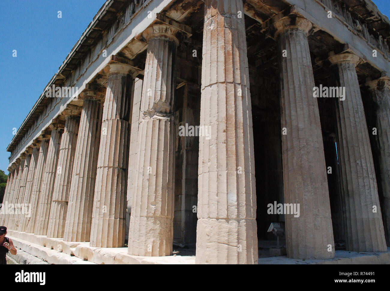 Doric peripteral temple hi-res stock photography and images - Alamy