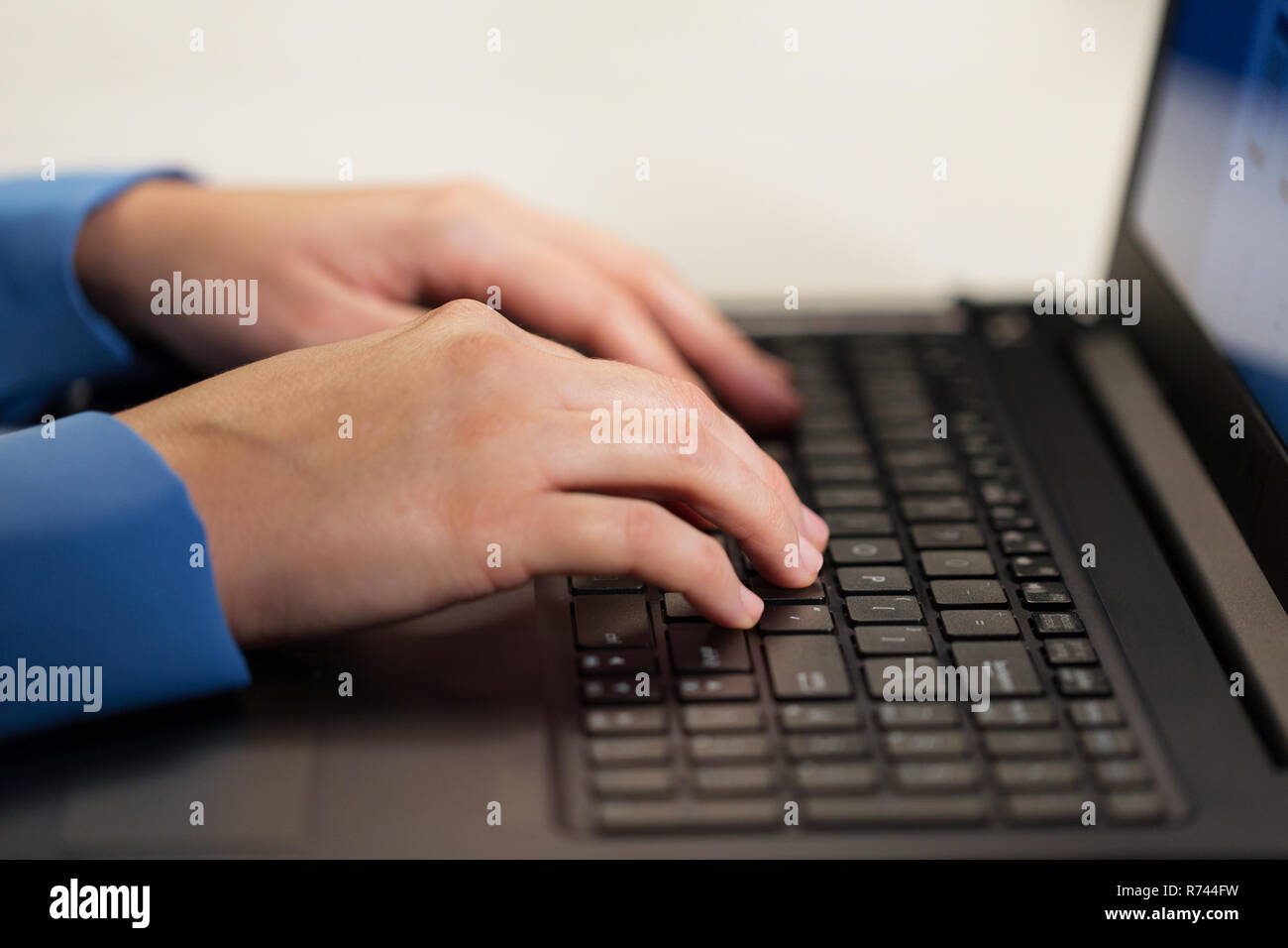 Laptop programming keyboard typing woman hi-res stock photography and ...