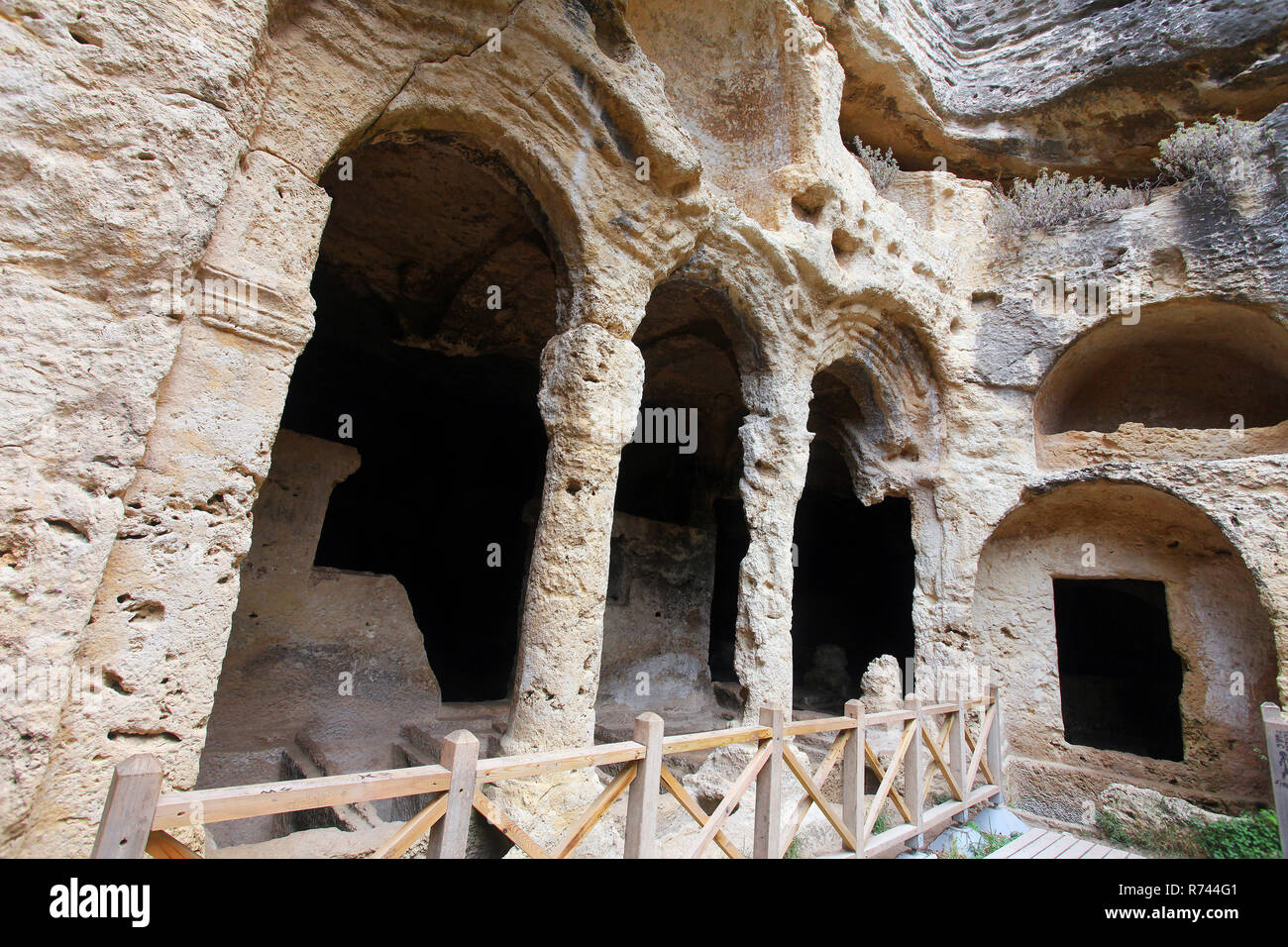 Cave tomb hi-res stock photography and images - Alamy