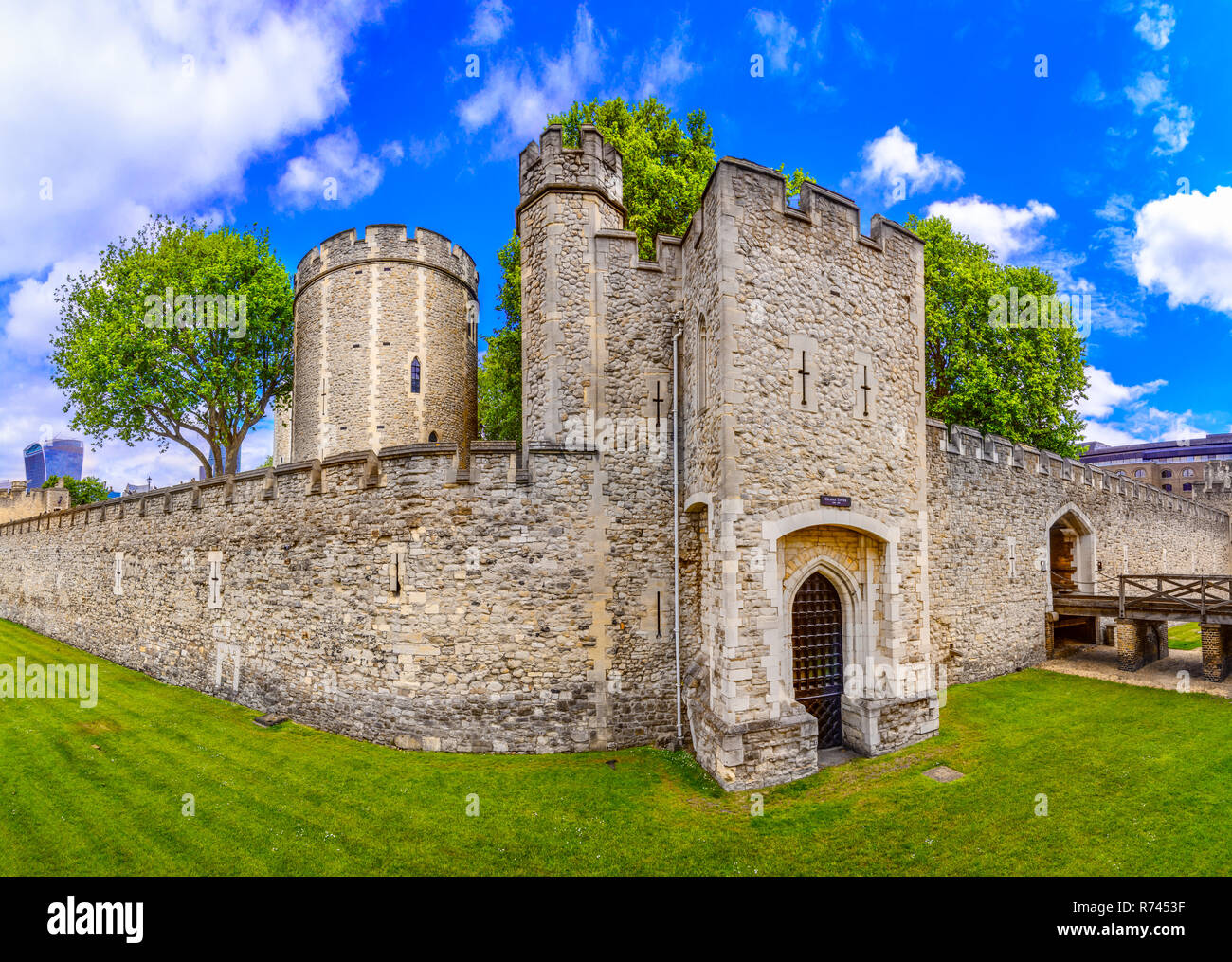 London, The United Kingdom of Great Britain: Tower of London, UK, seen ...