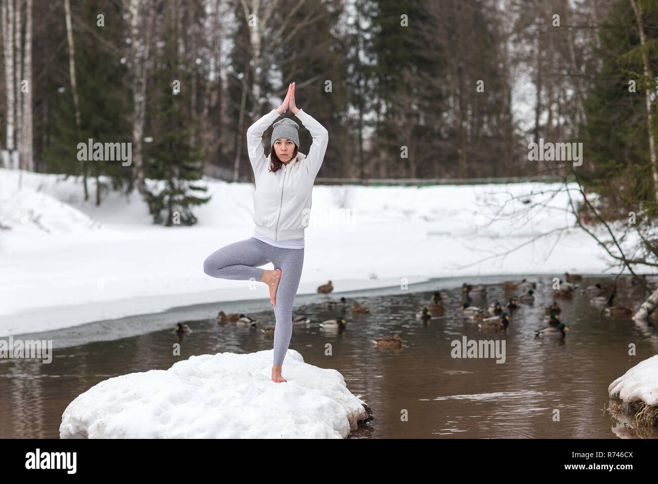 Barefoot in snow hi-res stock photography and images - Alamy