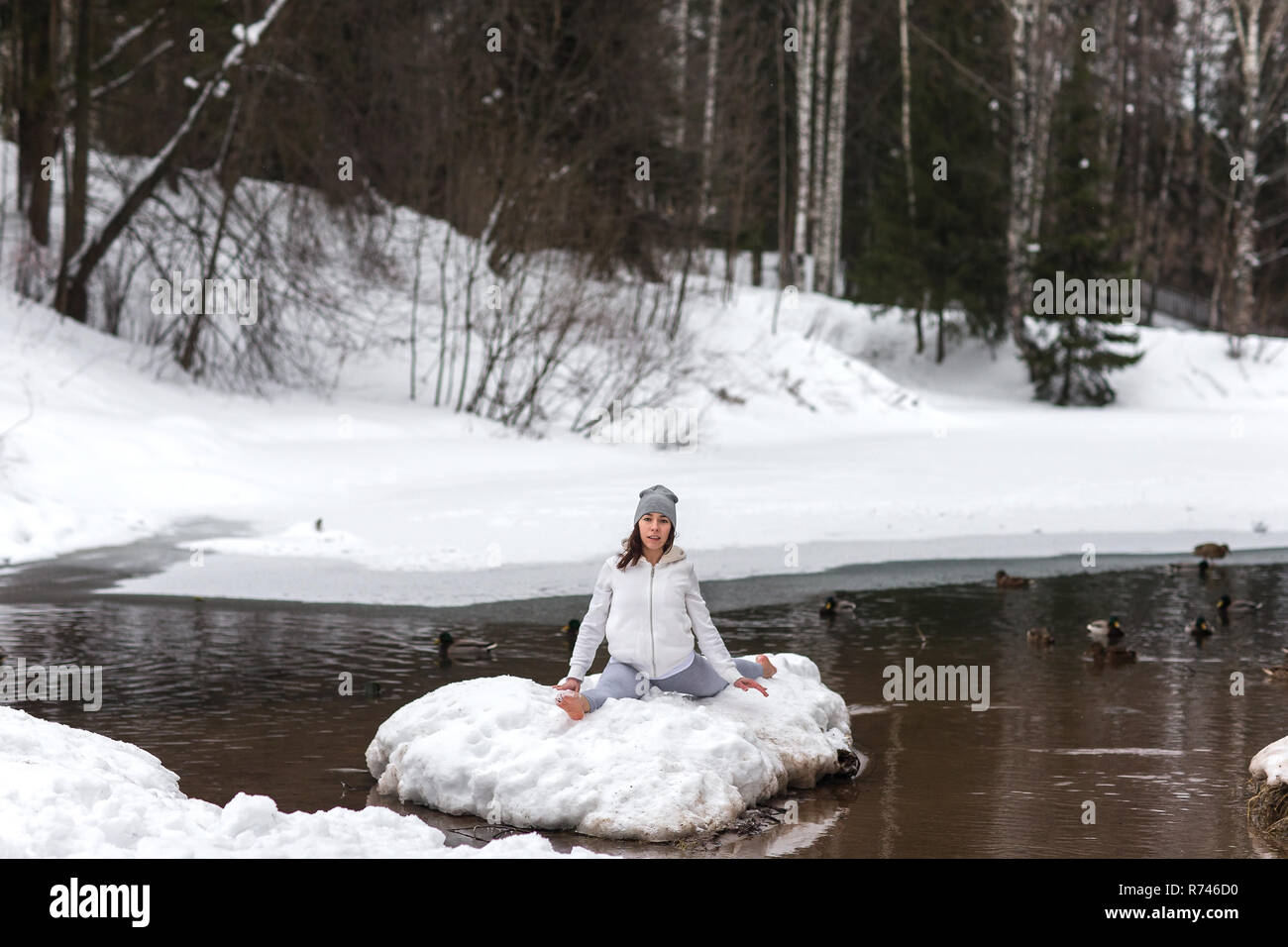 Barefoot snow hi-res stock photography and images - Alamy
