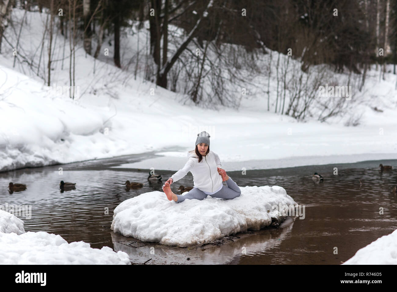 Barefoot snow hi-res stock photography and images - Alamy