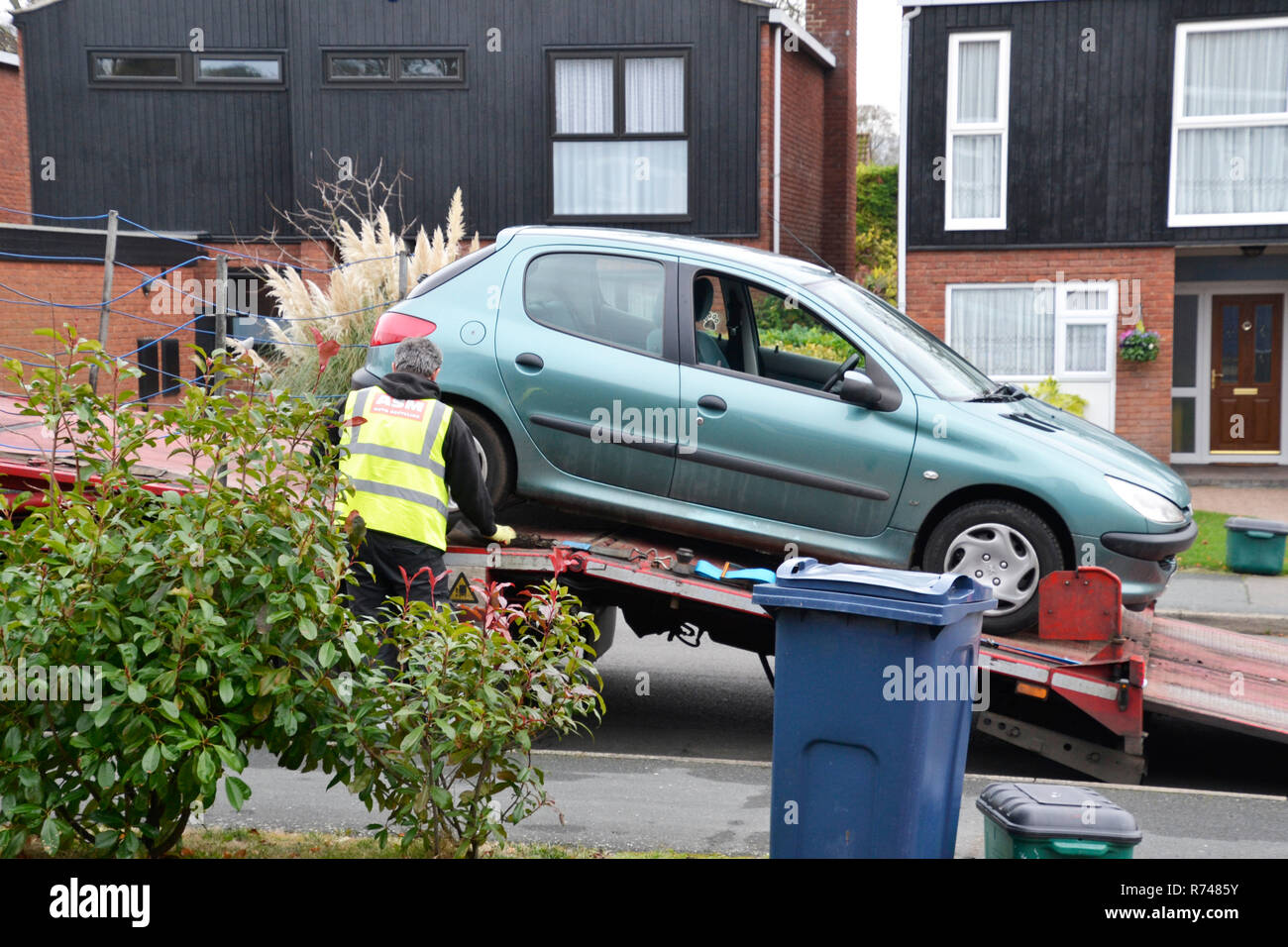 Recycling lorry hi-res stock photography and images - Alamy