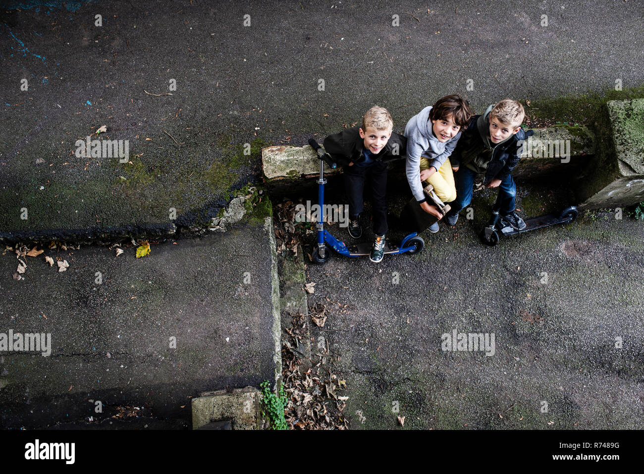 Ground level hi-res stock photography and images - Alamy