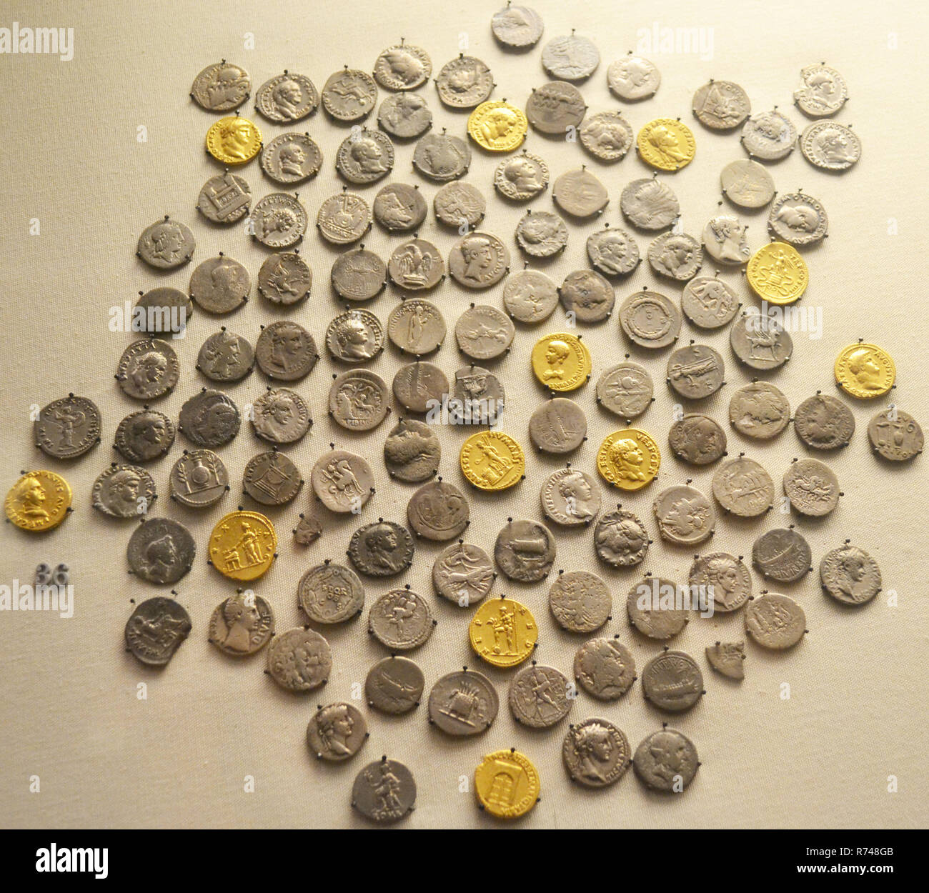 Hoard of Roman Coins - a permanent exhibition at the British Museum ...