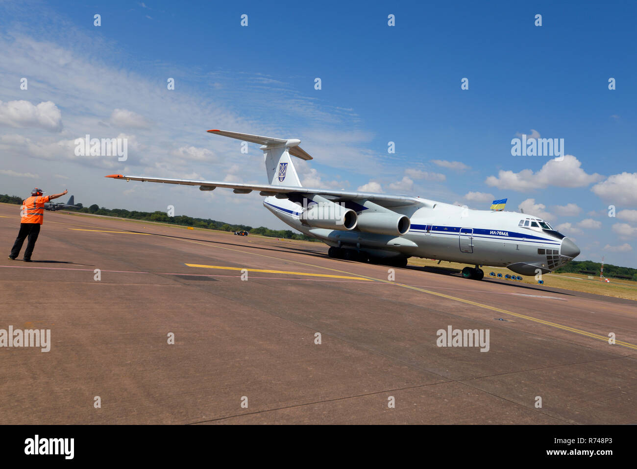 Ilyushin il 76 military hi-res stock photography and images - Alamy