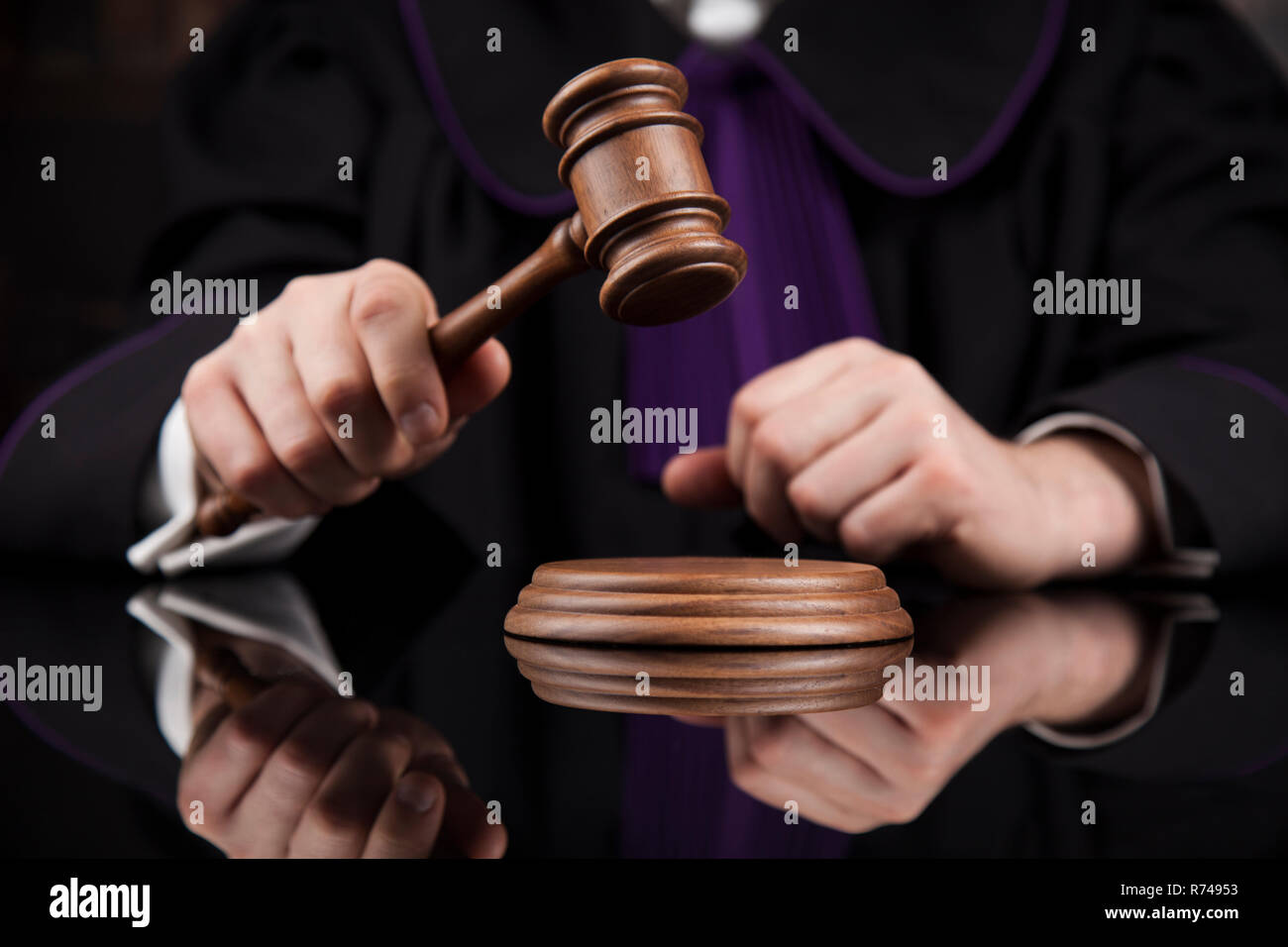 Courtroom, Judge, male judge in black mirror background Stock Photo - Alamy