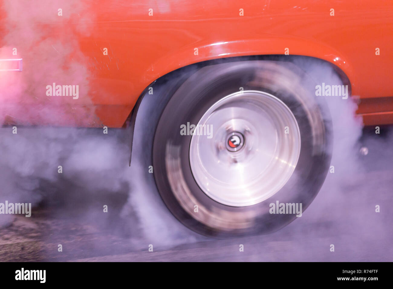 Car Wheel Spin Tyre Smoke Stock Photos & Car Wheel Spin Tyre Smoke ...