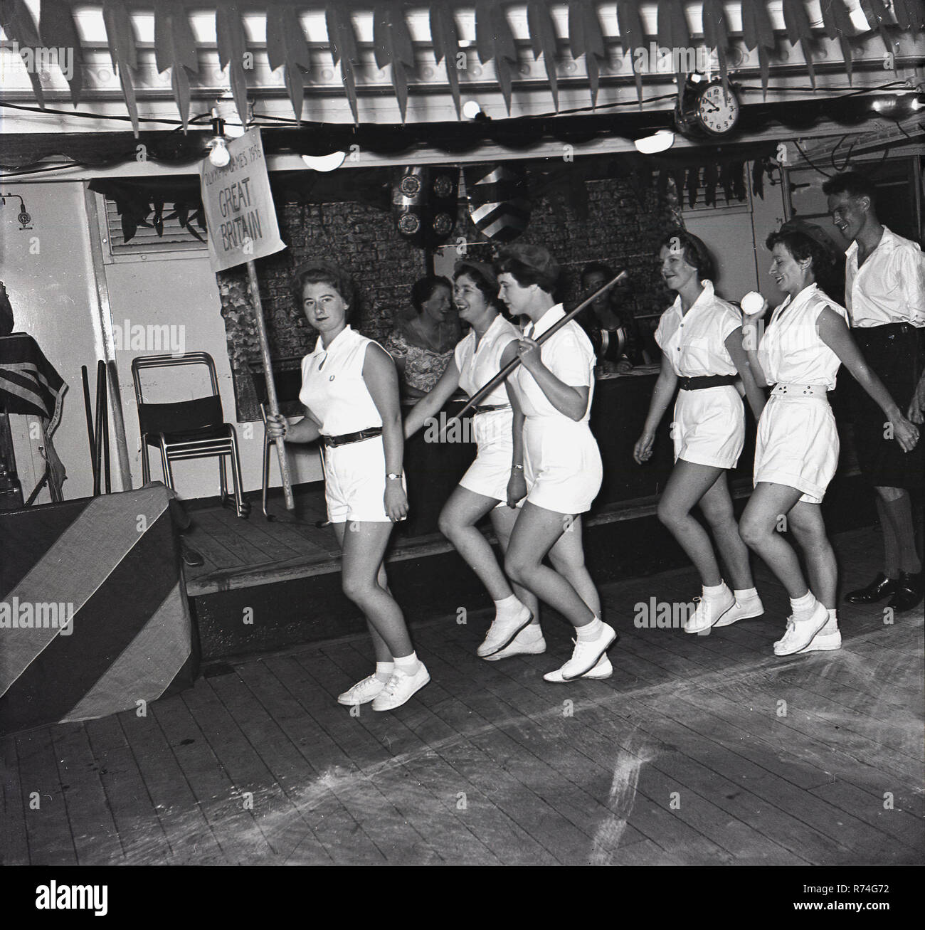 1955 ship hi-res stock photography and images - Alamy