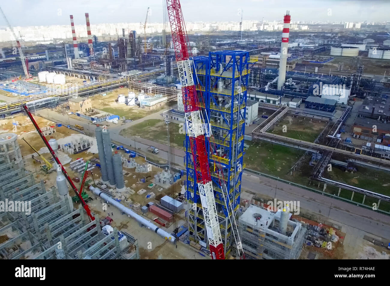 Installation of the reforming column at the Moscow oil refinery Stock ...