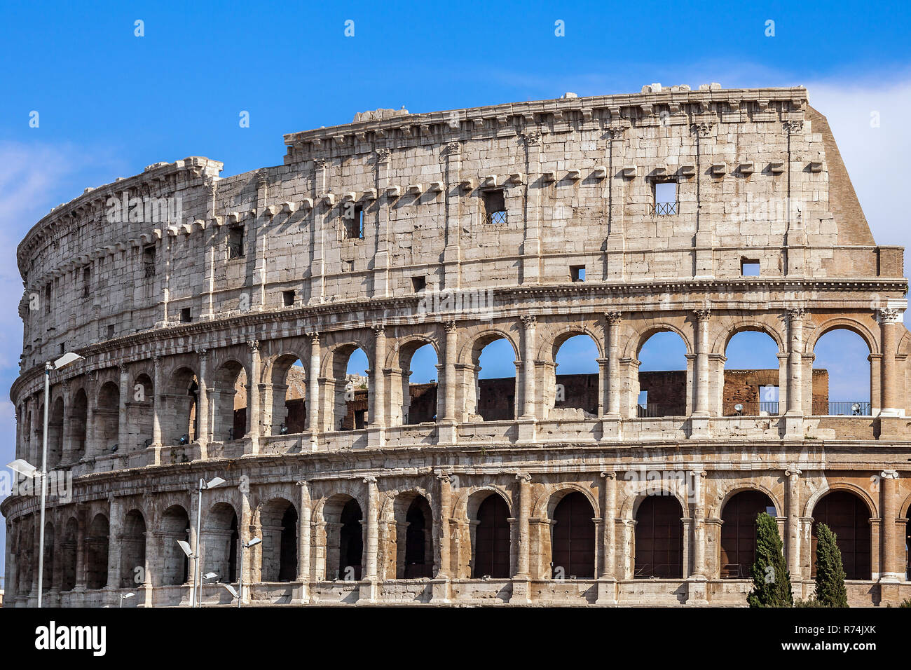 The exterior of the coliseum hi-res stock photography and images - Alamy