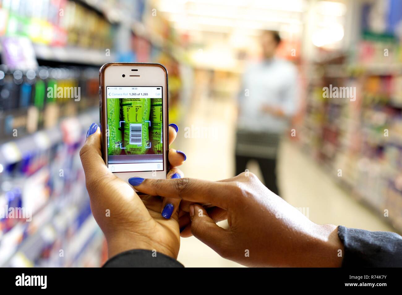 Scanning Device Shopping Stock Photos & Scanning Device Shopping Stock ...