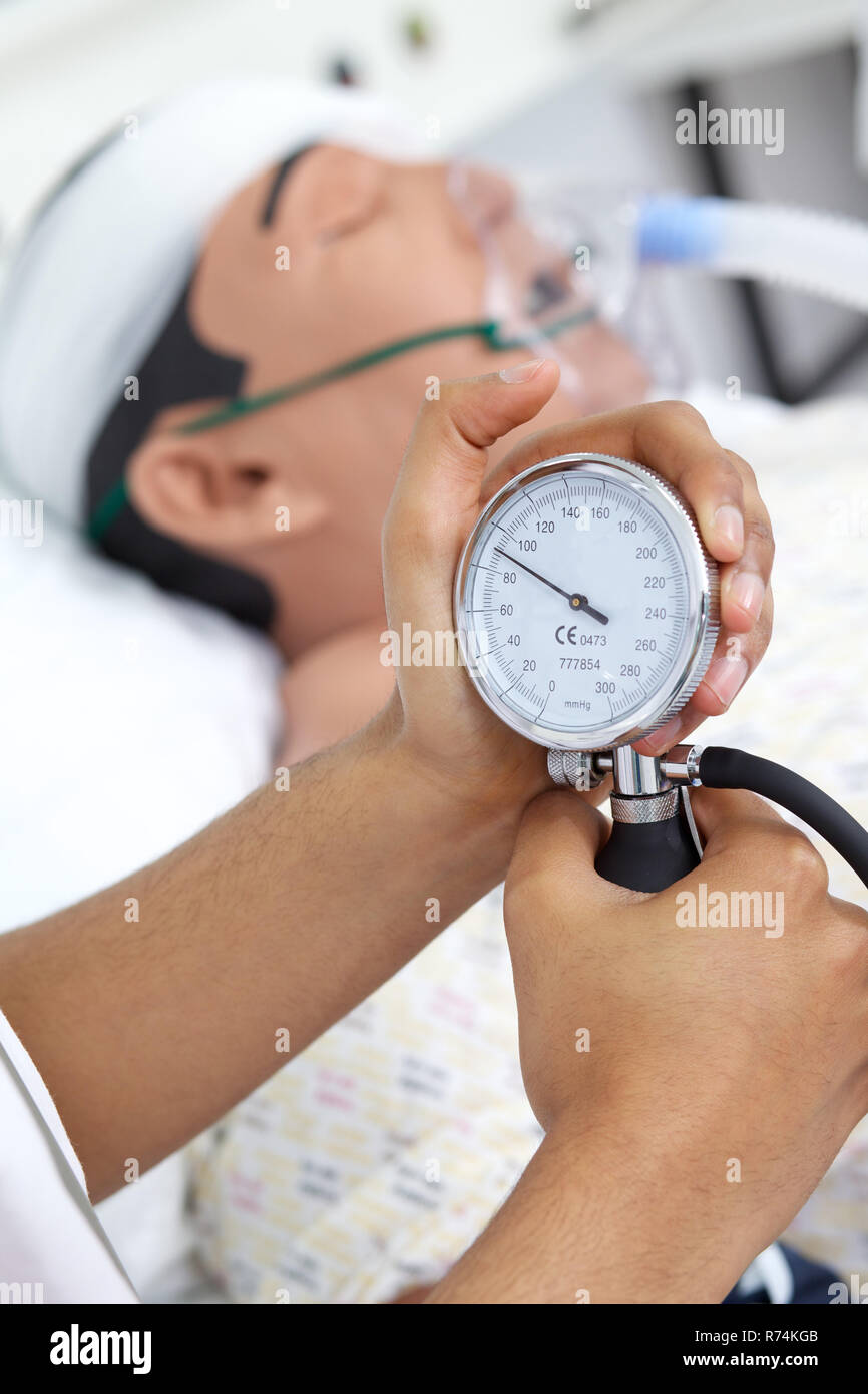 Oxygen and oxygen resuscitation equipment hi-res stock photography and ...