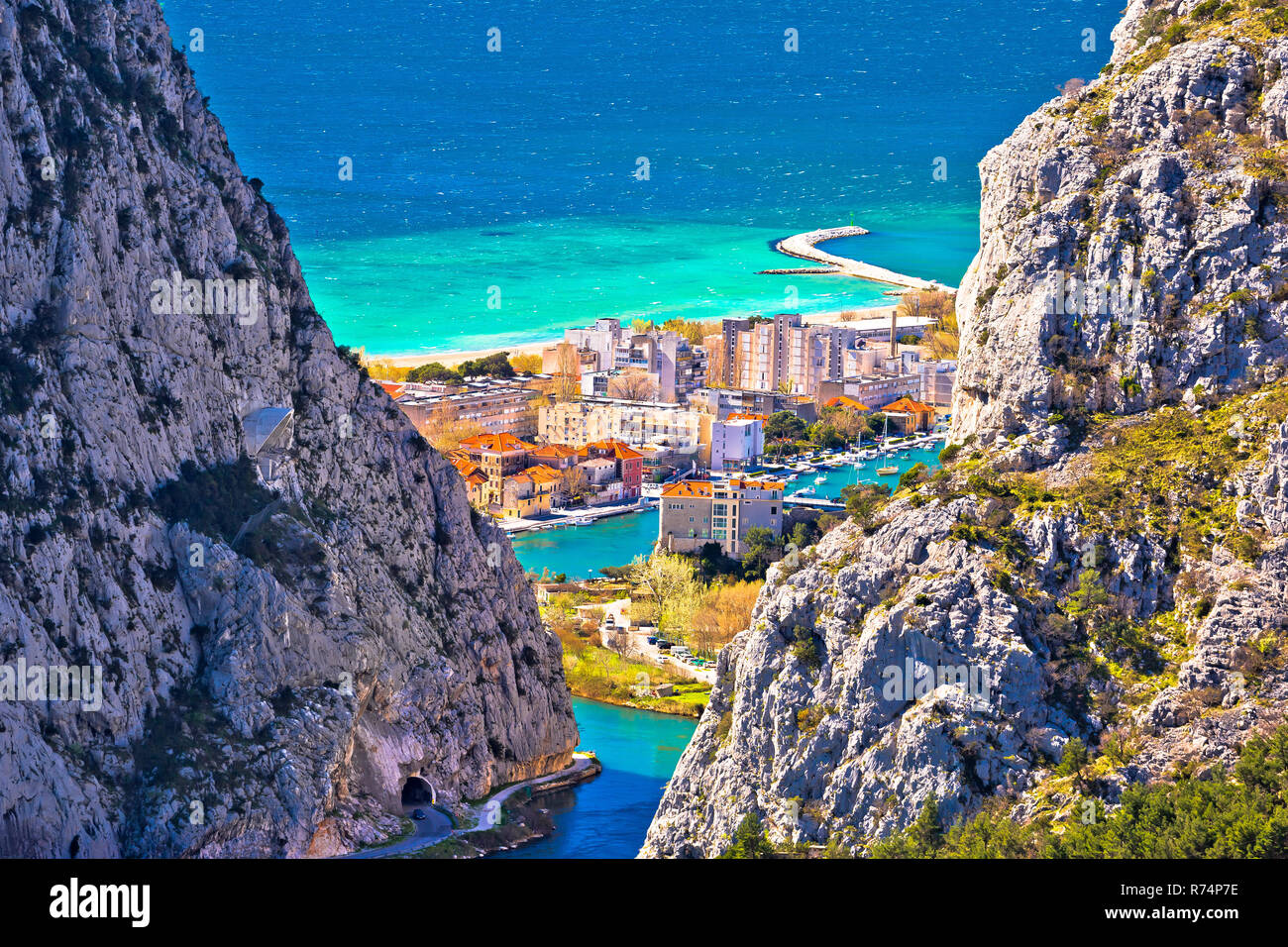 Cetina river canyon panorama hi-res stock photography and images - Alamy