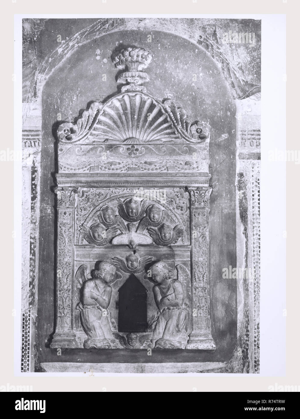 Triforium windows 12th century hi-res stock photography and images - Alamy