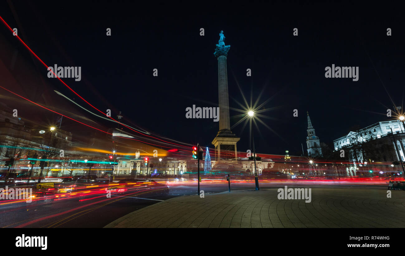 Trafalgar Square at night during the festive season Stock Photo - Alamy