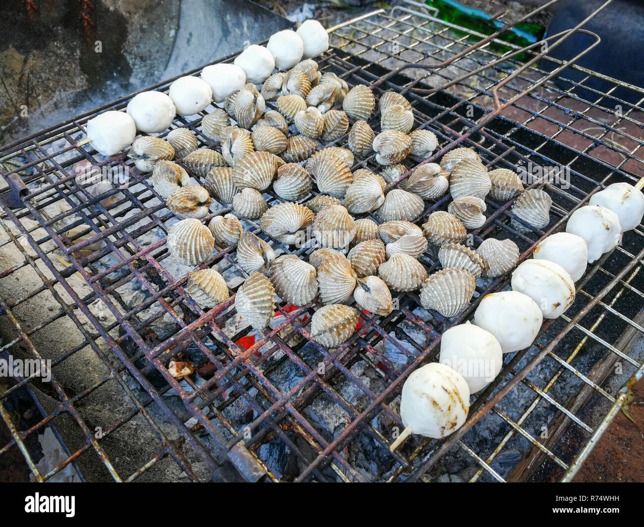 Cockle meat hi-res stock photography and images - Alamy