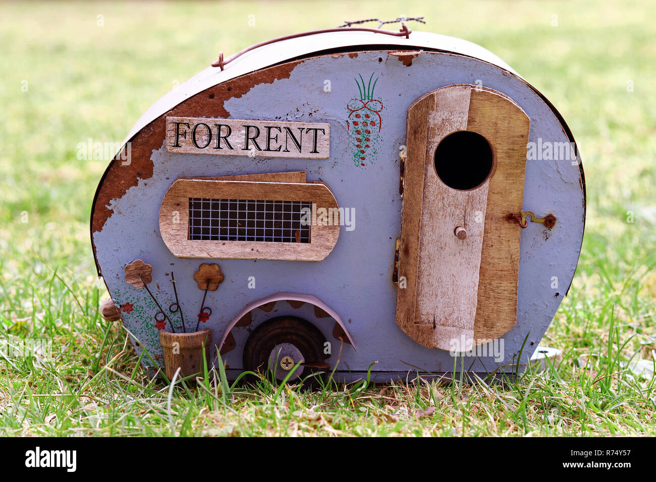 Dirty old caravan hi-res stock photography and images - Alamy
