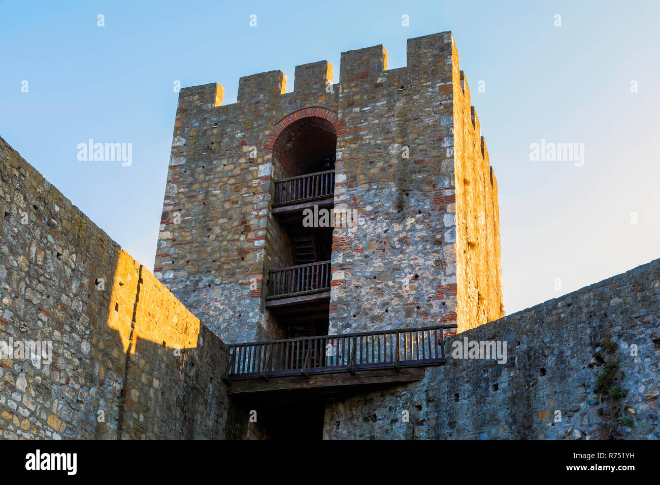 Stone medieval tower battlements hi-res stock photography and images ...