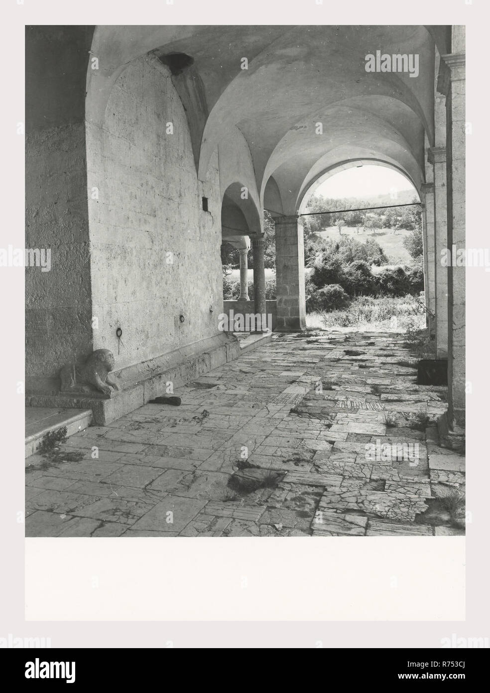 Teramo santangelo madonna bianca hi-res stock photography and images ...