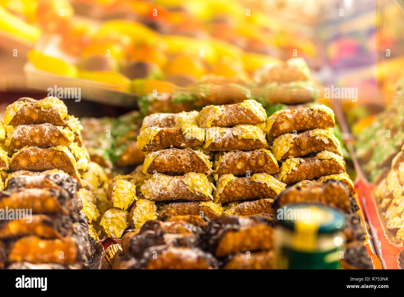 Italian sweets hi-res stock photography and images - Alamy