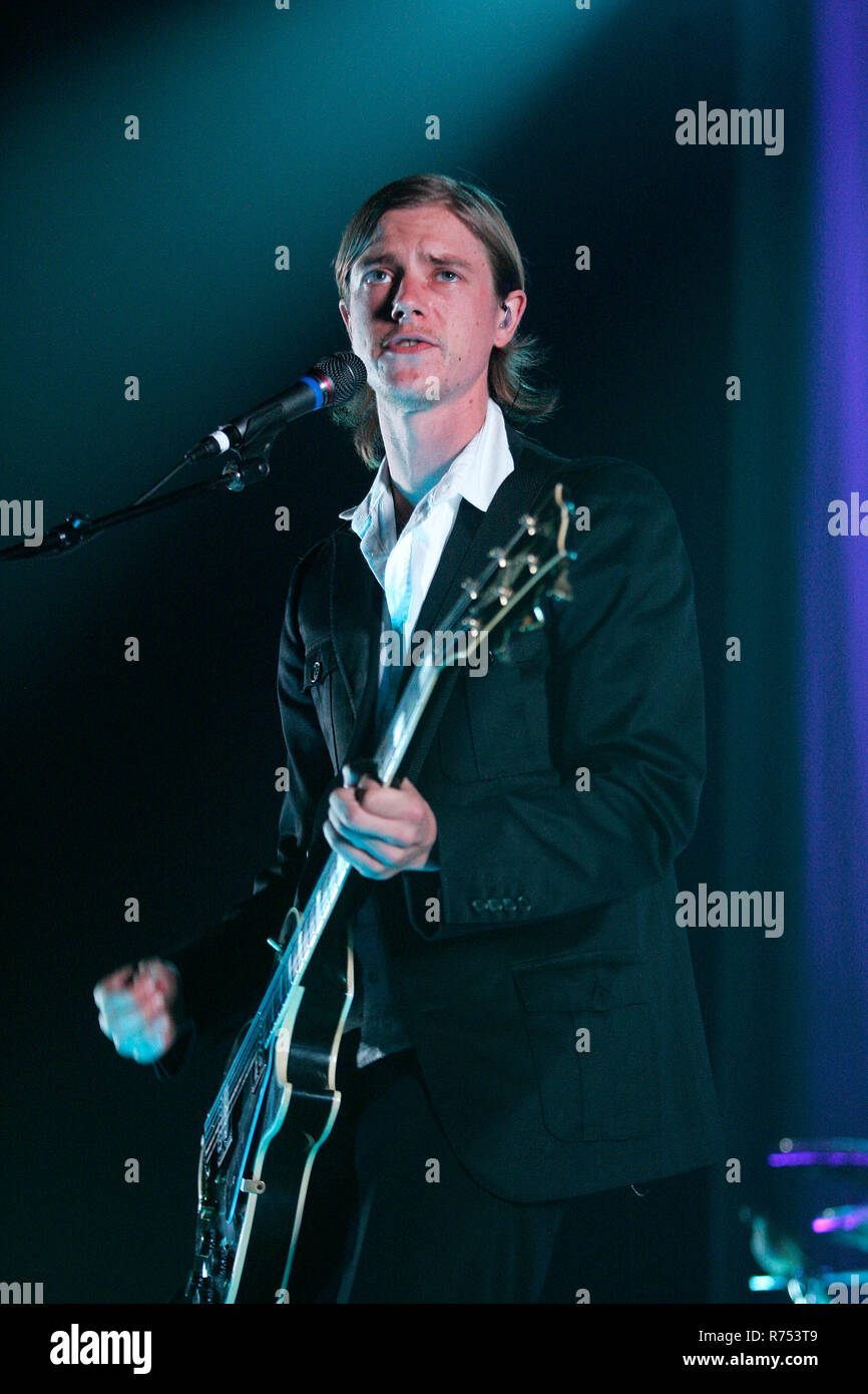 Paul banks interpol 2007 hi-res stock photography and images - Alamy