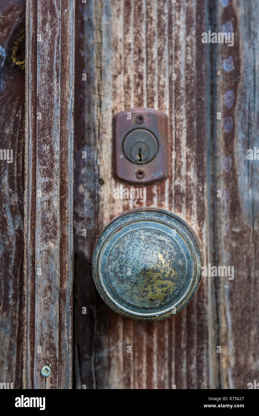 Rusty door knob hi-res stock photography and images - Alamy