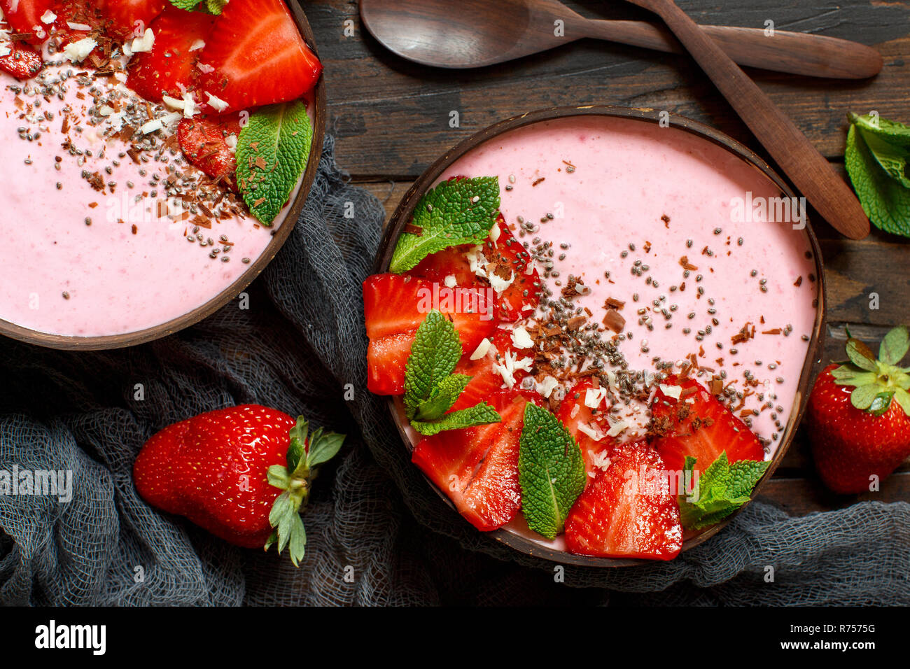 Smoothie border food background copy space hi-res stock photography and ...