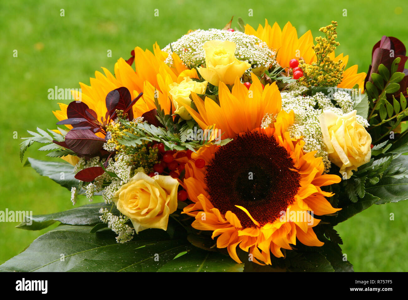 Blumenbouquet hi-res stock photography and images - Alamy