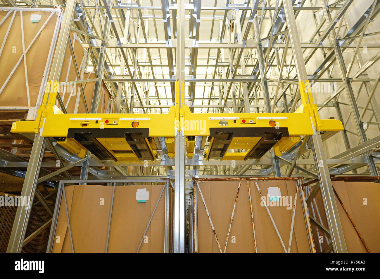 Shuttle Shelving System Stock Photo - Alamy