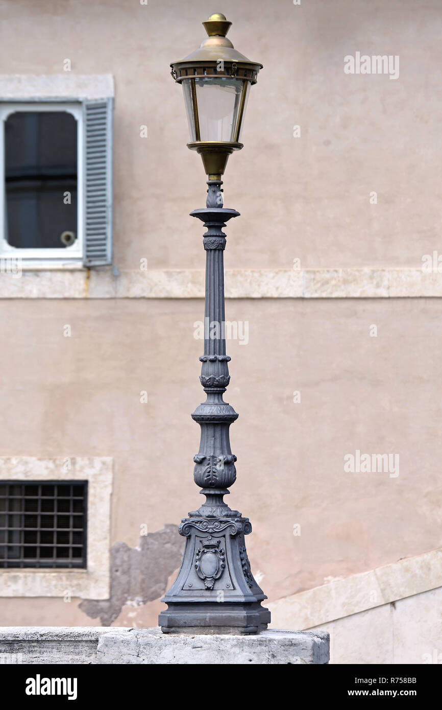 Light pole rome hi-res stock photography and images - Alamy