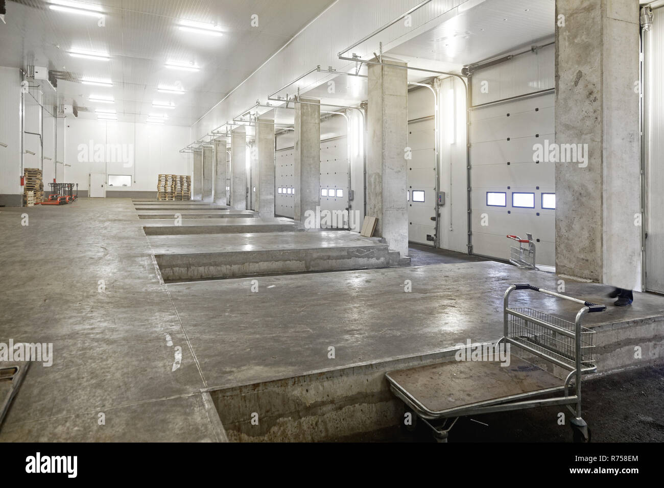 Interior loading dock hi-res stock photography and images - Alamy