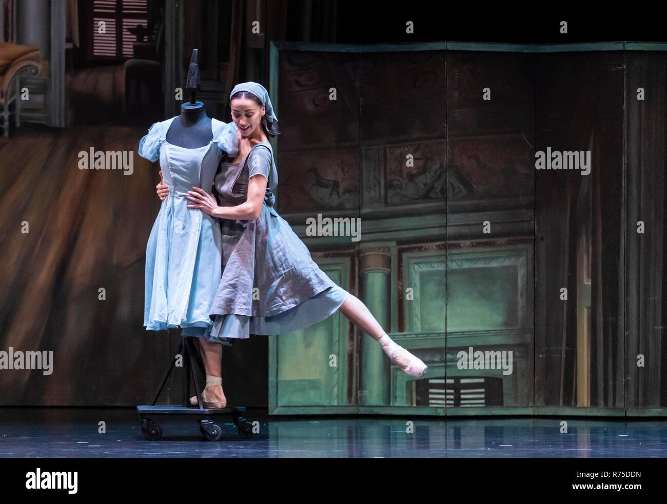 Marge hendrick hi-res stock photography and images - Alamy