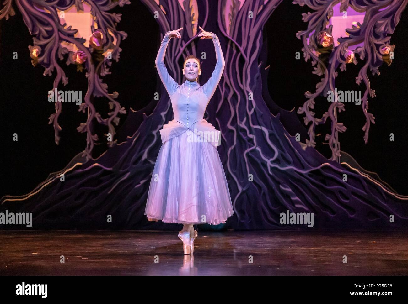 Marge hendrick hi-res stock photography and images - Alamy