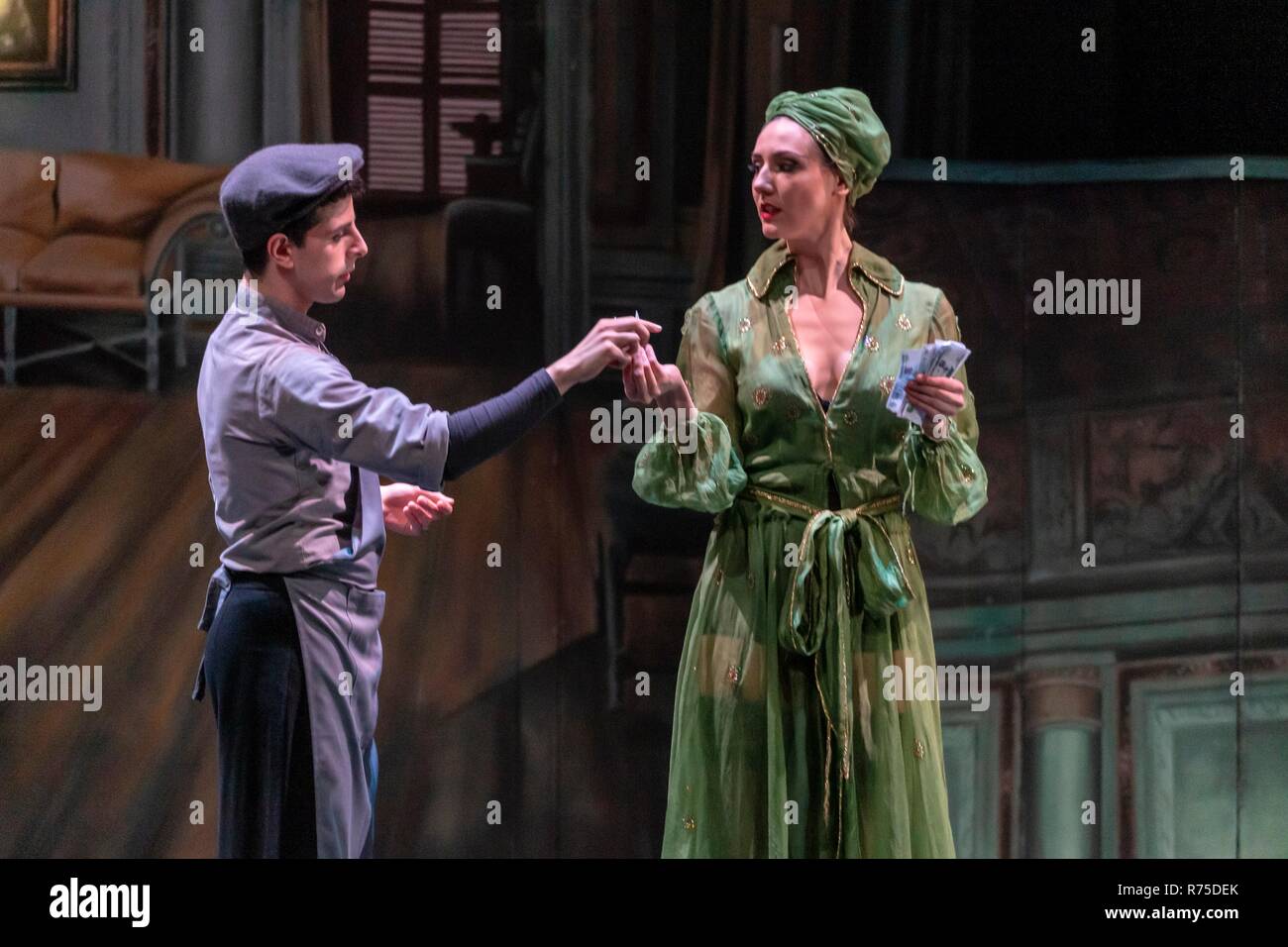 Marge hendrick hi-res stock photography and images - Alamy