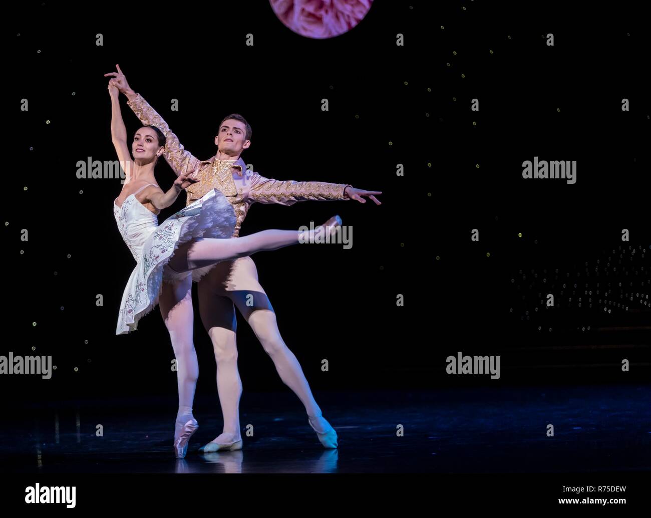 Scottish ballets cinderella hi-res stock photography and images - Alamy