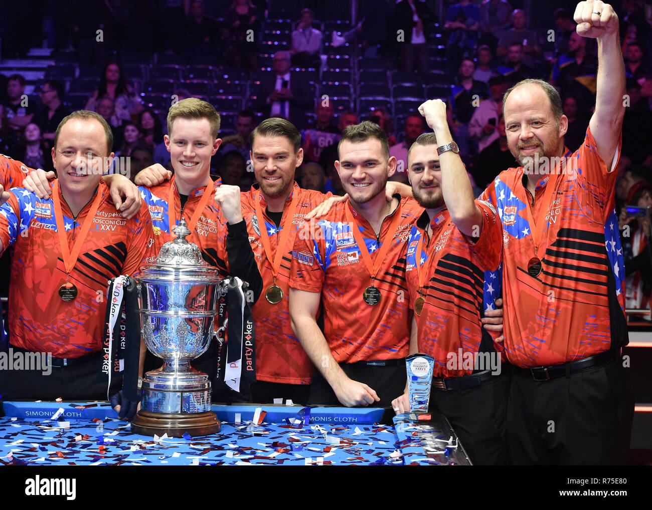 Snooker player trophy hi-res stock photography and images - Alamy