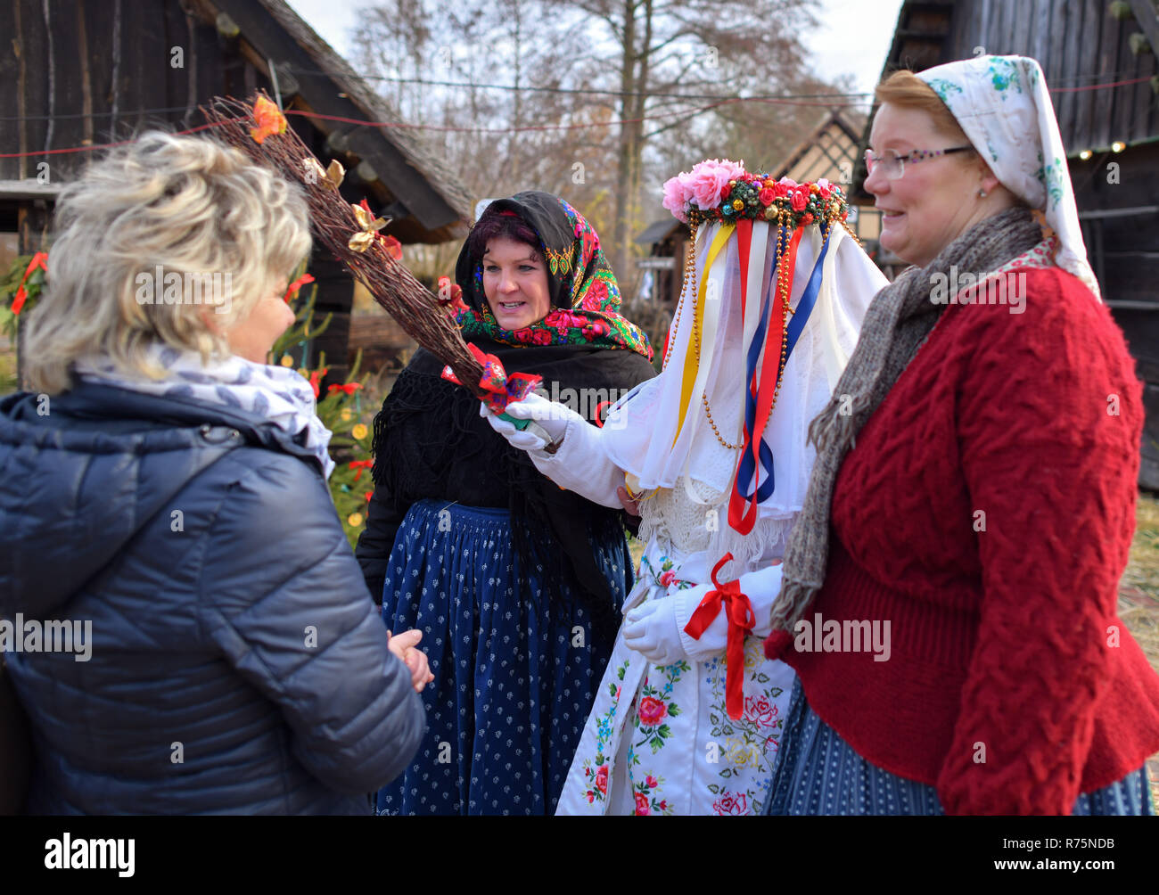 Lehde, Germany. 08th Dec, 2018. The Sorbian-Wendish Christ Child (2nd ...