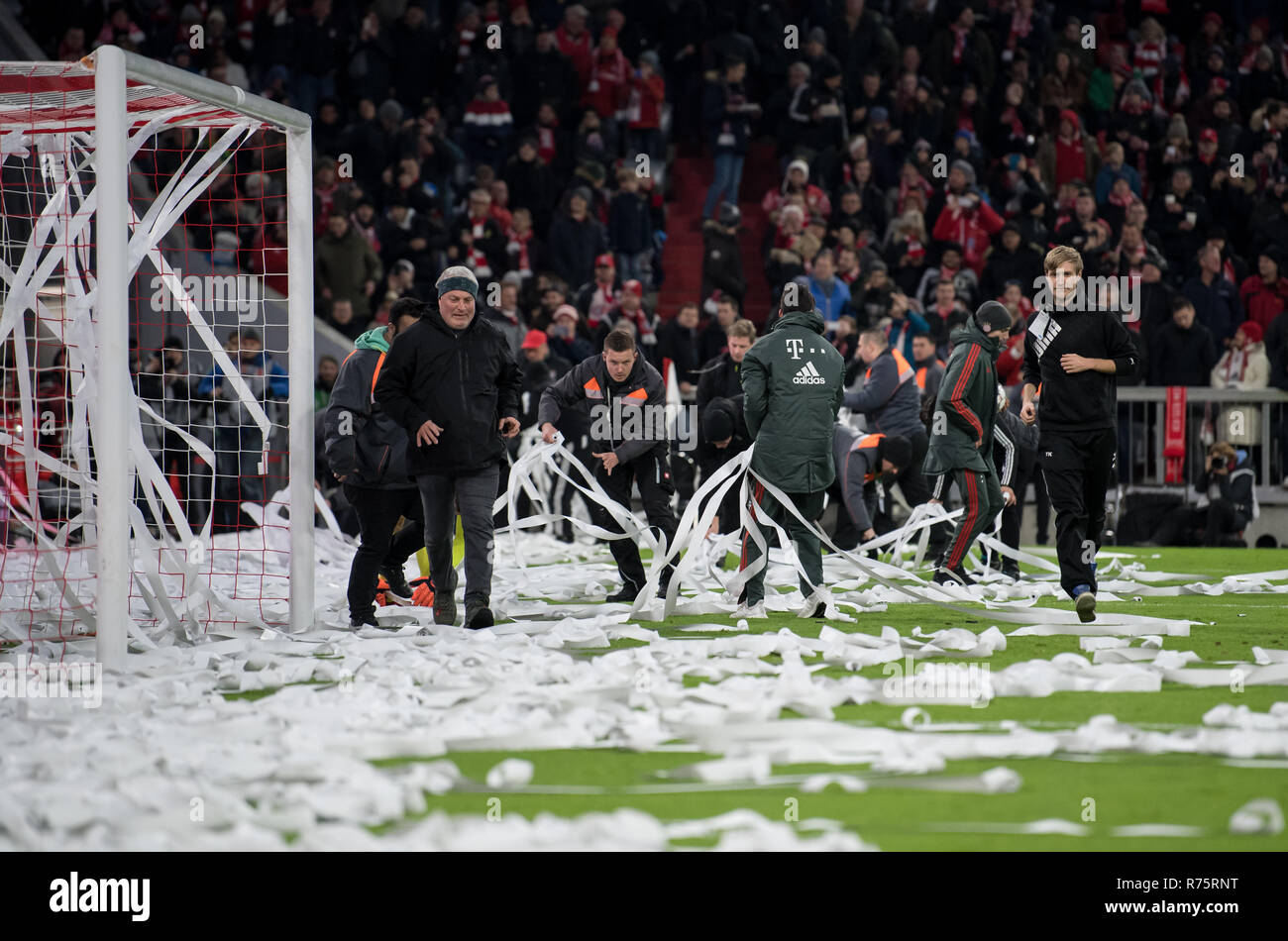 Throw Paper Stock Photos & Throw Paper Stock Images - Alamy