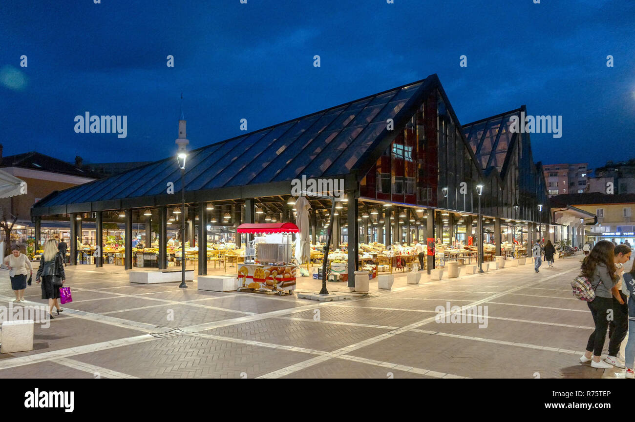 Tirana pazari i ri hi-res stock photography and images - Alamy