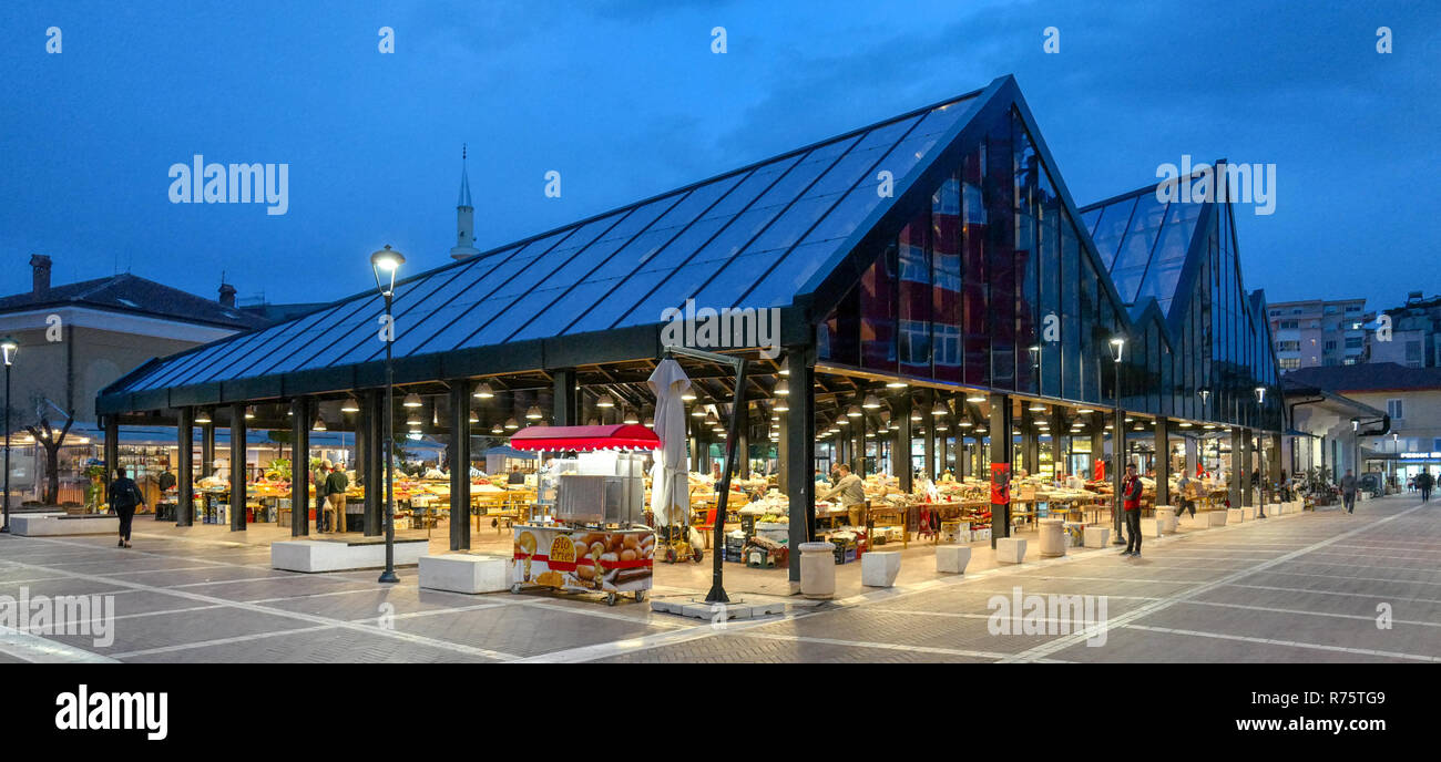 Pazari i ri hi-res stock photography and images - Alamy