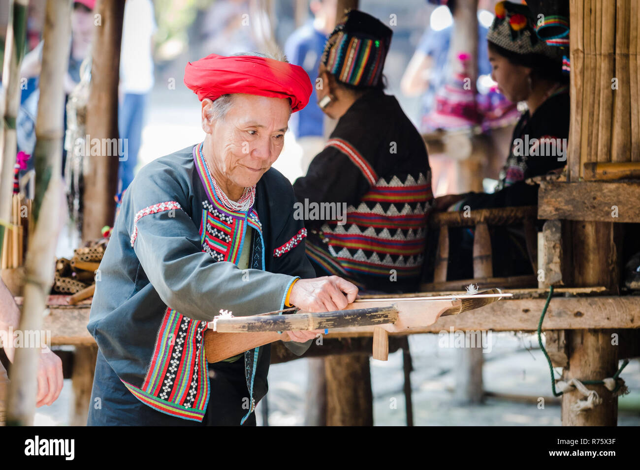 Lahu tribe hi-res stock photography and images - Alamy